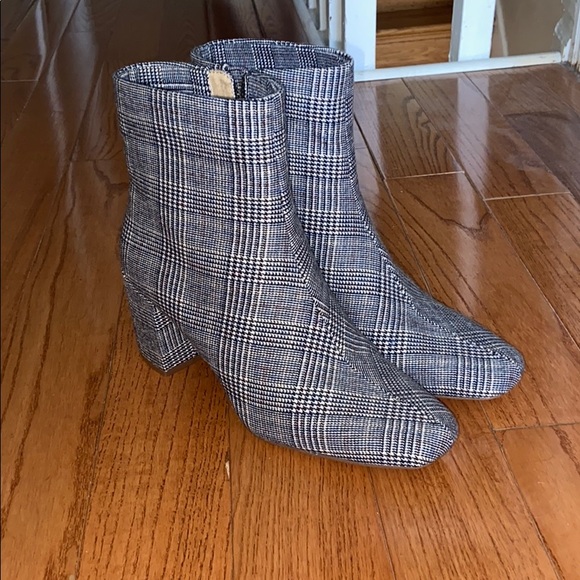 Splendid | Shoes | Heeled Booties Houndstooth Size 85 | Poshmark